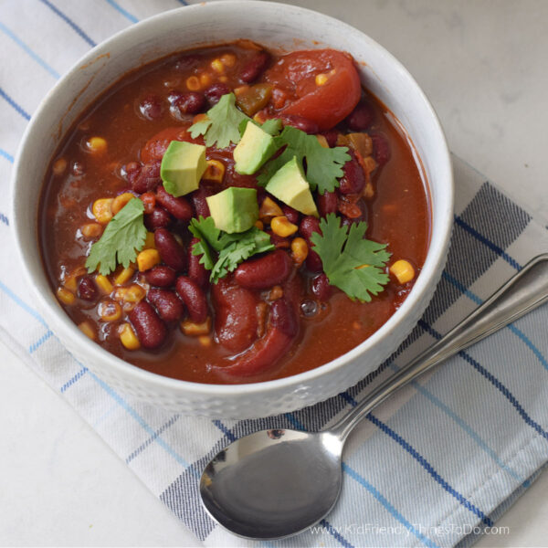 Hearty Meatless Chili Recipe {so good!} | Kid Friendly Things To Do