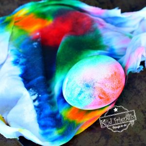 How to Dye Easter Eggs with Cotton Fabric to Get Rainbow Eggs