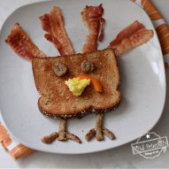 Turkey Shaped Breakfast {Toast & Bacon} | Kid Friendly Things To Do