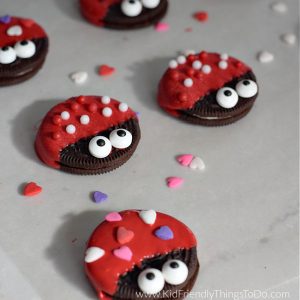 Love Bug Oreo Cookie Valentine {So Easy to Make!}