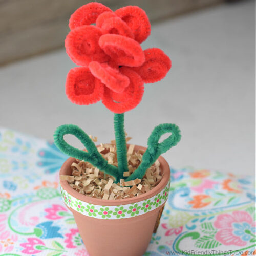 How to Make Pipe Cleaner Flowers - Kid Friendly Things to Do